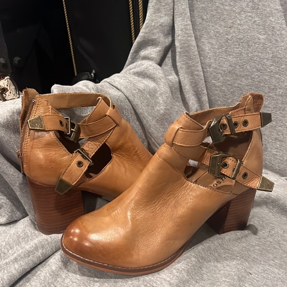 Zigi Soho | Shoes | Zigi Soho Rosemary Twin Buckle Boot | Poshmark